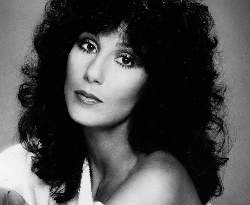 Cher 74 éves, de simán letagadhatna 25-öt | nuus.hu